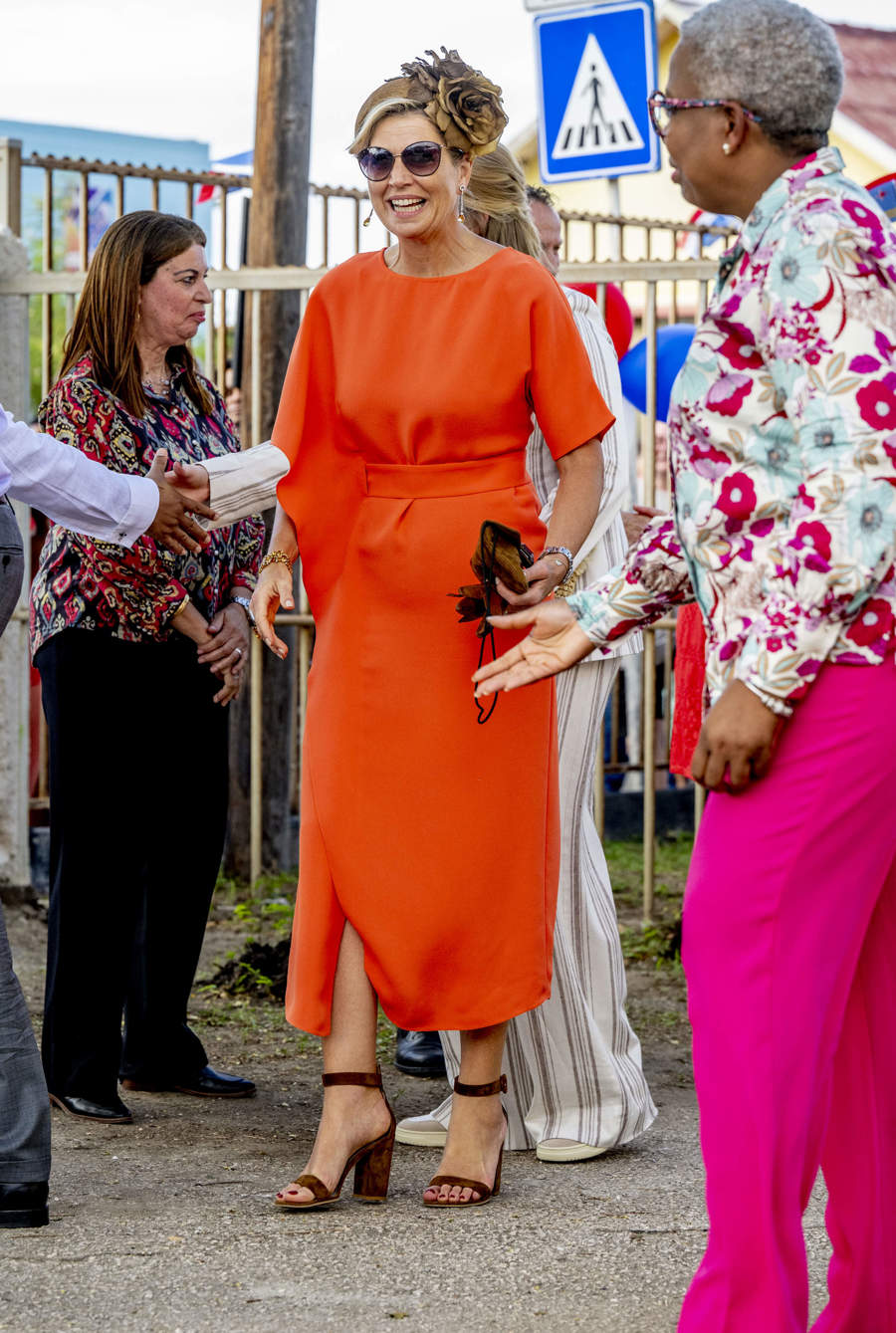 Los looks de Máxima de Holanda en su viaje al Caribe: vestidos ...