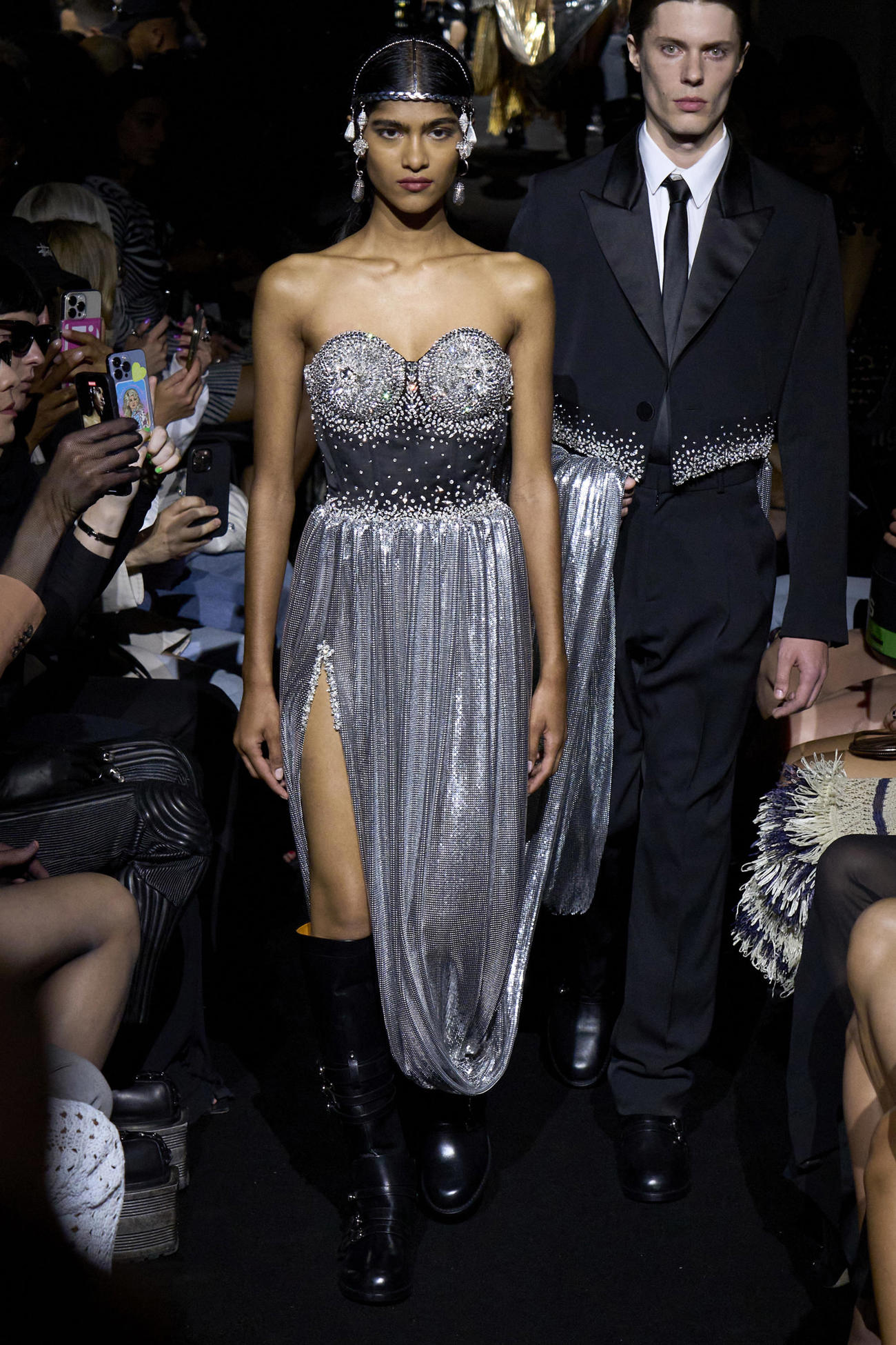 La reconciliación de Balenciaga con la gran moda, la sencillez de ...