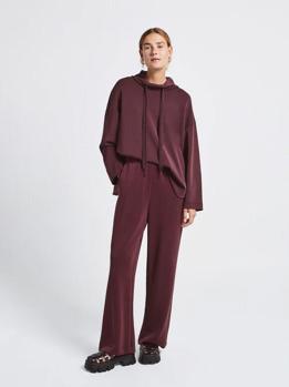 14 básicos de color borgoña por los que Chanel, Fendi y las danesas ...