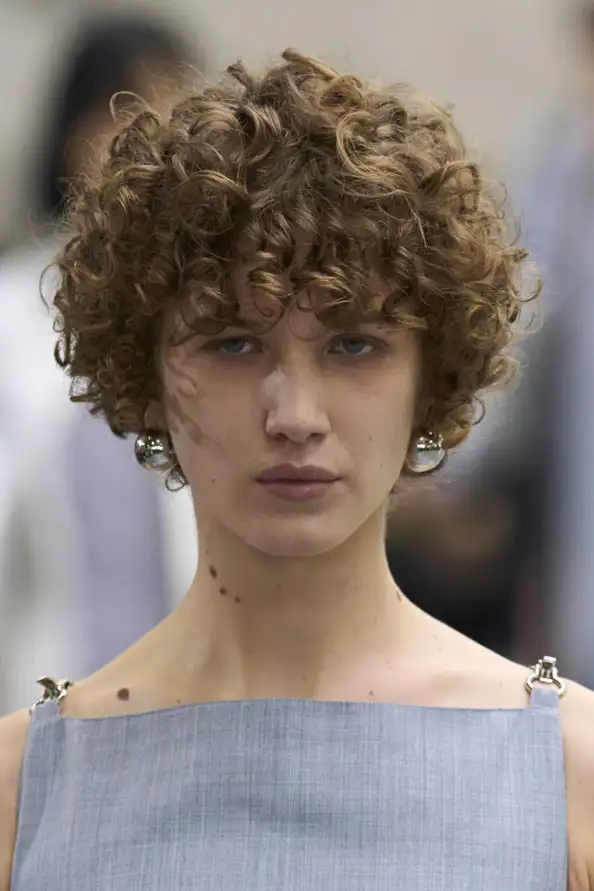 20 cortes de pelo corto rizado para mujer que están arrasando (incluido ...