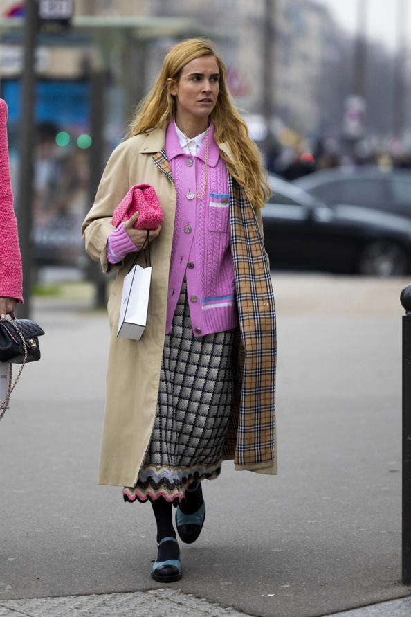 Colores que combinan con el rosa: looks para llevarlo de manera elegante