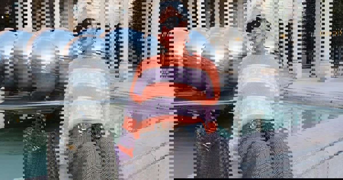 Las mujeres de 60 se despiden de los vaqueros de siempre por estos pantalones cómodos de Zara ...