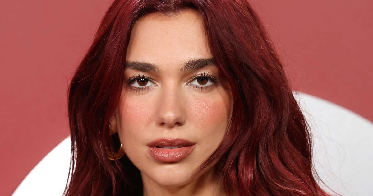 Pelo rojo oscuro: el color de moda que querremos llevar en otoño