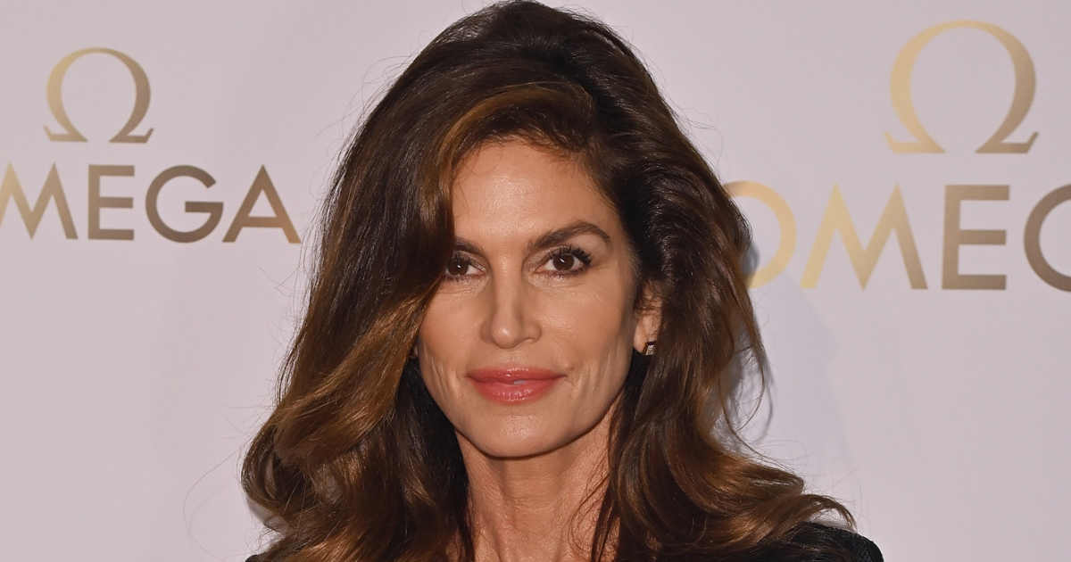 Cindy Crawford (59 años), sobre su truco de belleza favorito: "Me ayuda ...