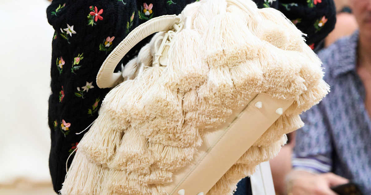 Olgun sikiş called PO and arranged right away for the late