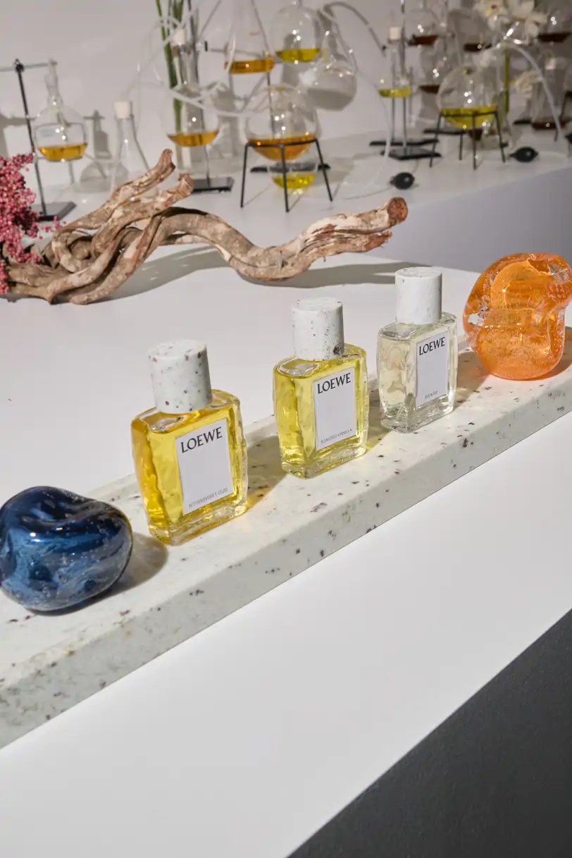 LOEWE inaugura una nueva era olfativa con su colección Crafted Collection