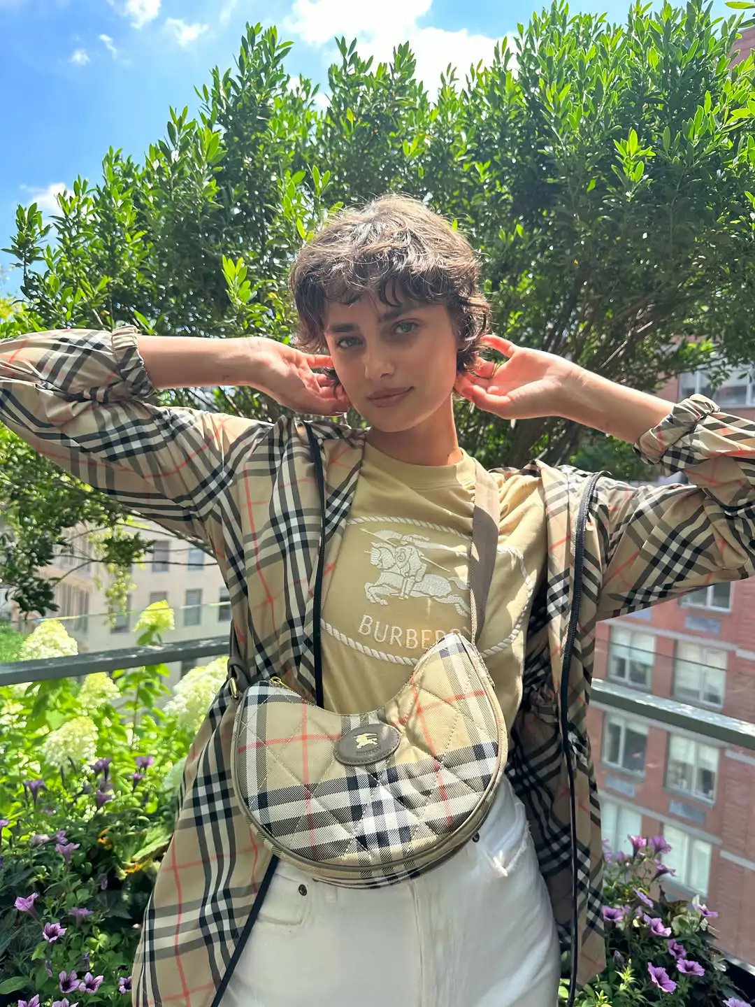 5 cortes de pelo rizado que serán tendencia en 2026: elegantes y cómodos