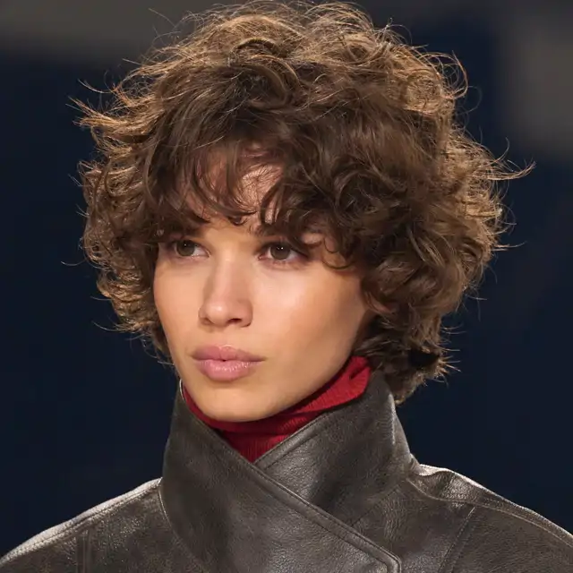 ¿Cómo es el corte de pelo fluffy? La tendencia de la primavera 2024 que ...