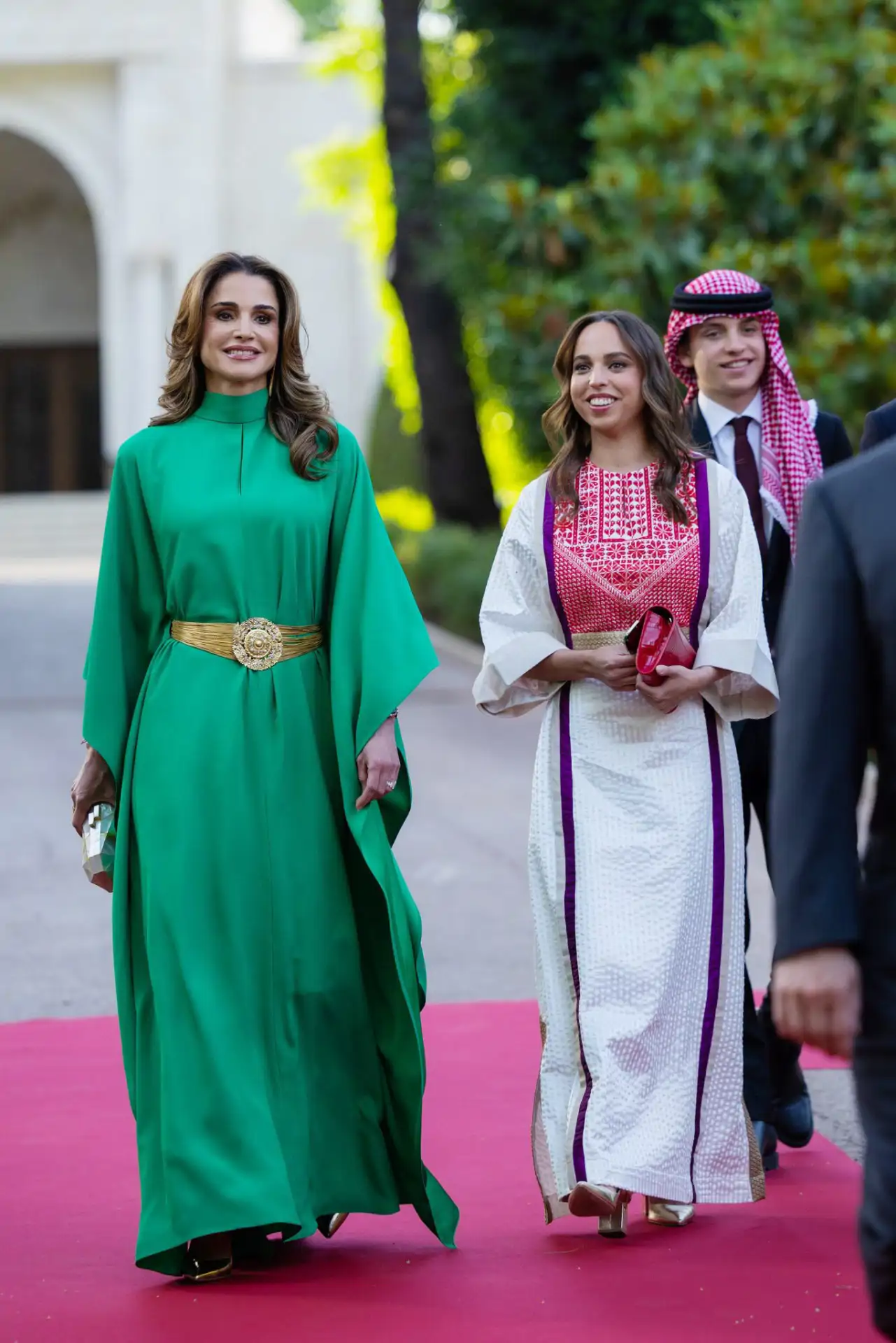 Los mejores looks de Rania de Jordania: elegante, moderna y siempre ...